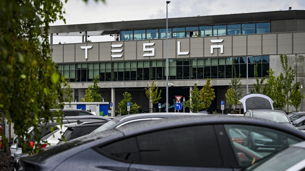 Evakuálták a németországi Tesla-gyár dolgozóit — Totalcar