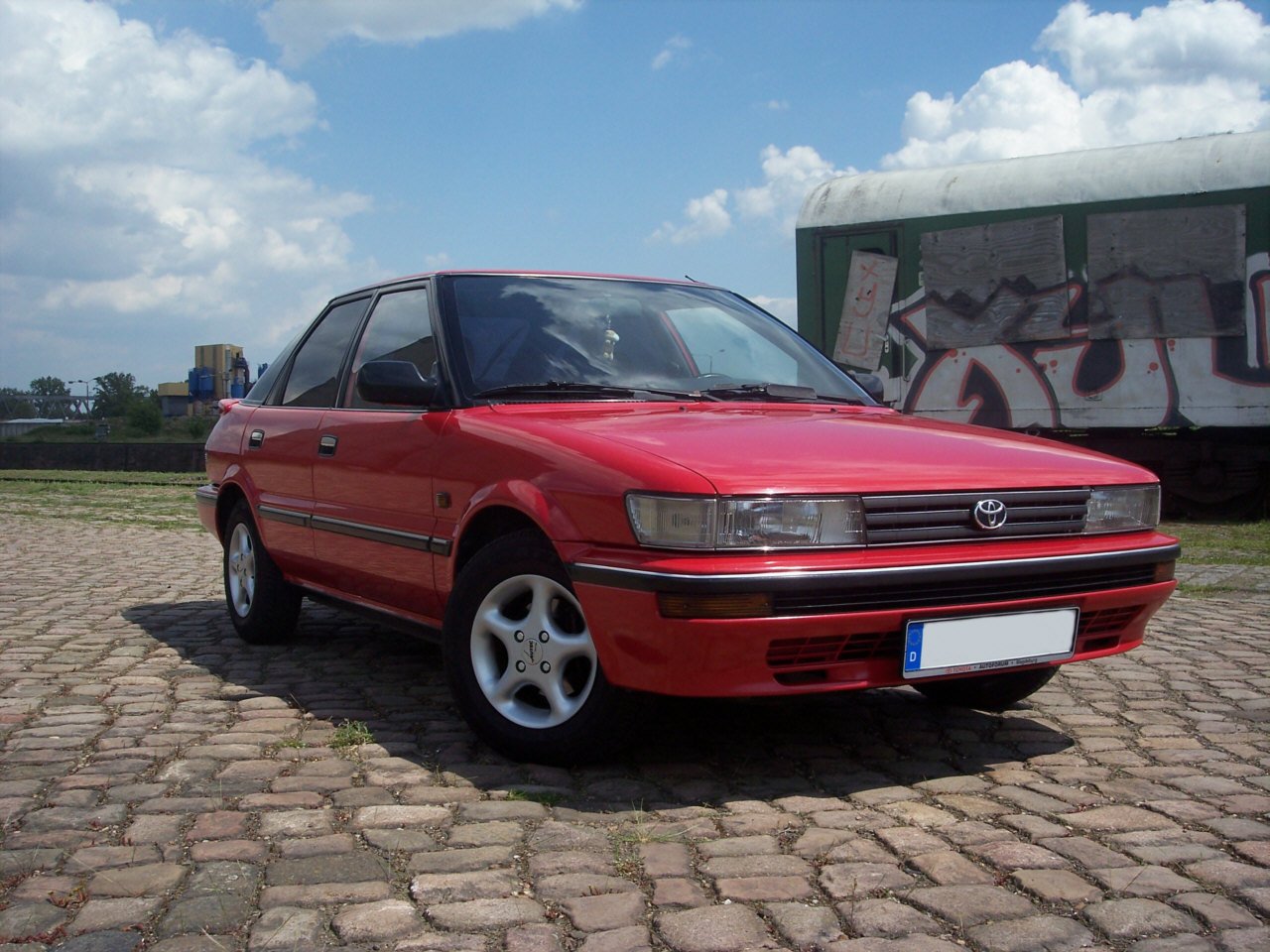 Toyota Corolla E9 Liftback — Totalcar