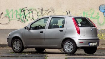 Autót esernyő helyett | Totalcar