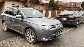 Valóban környezetbarát a plug-in hibrid, vagy csak adót és parkolódíjat ...