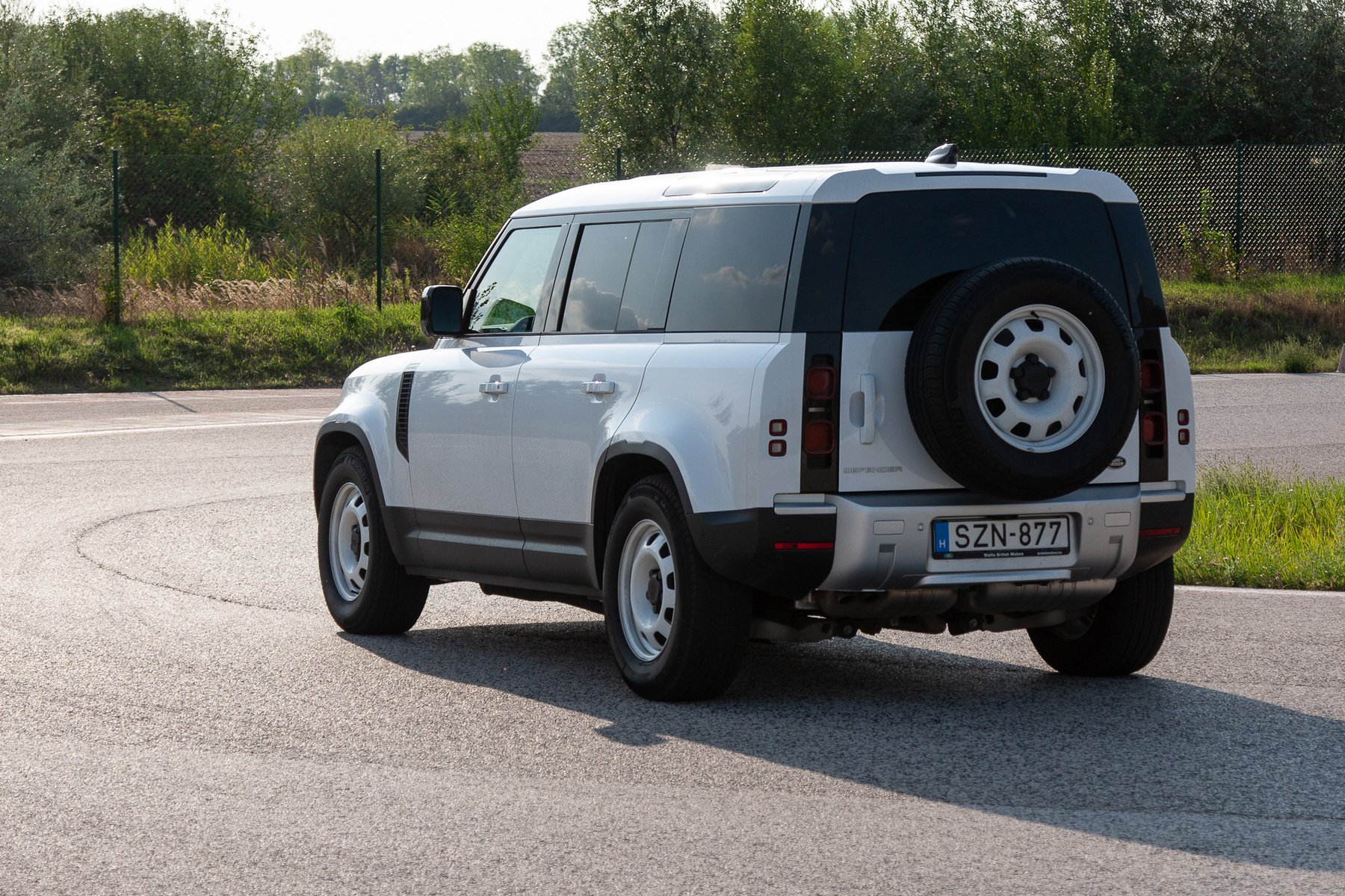 Land Rover Defender – 2022. — Totalcar