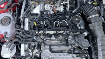 A VW 23 ezer milliárd forintot csoportosít át a belső égésű motorok ...