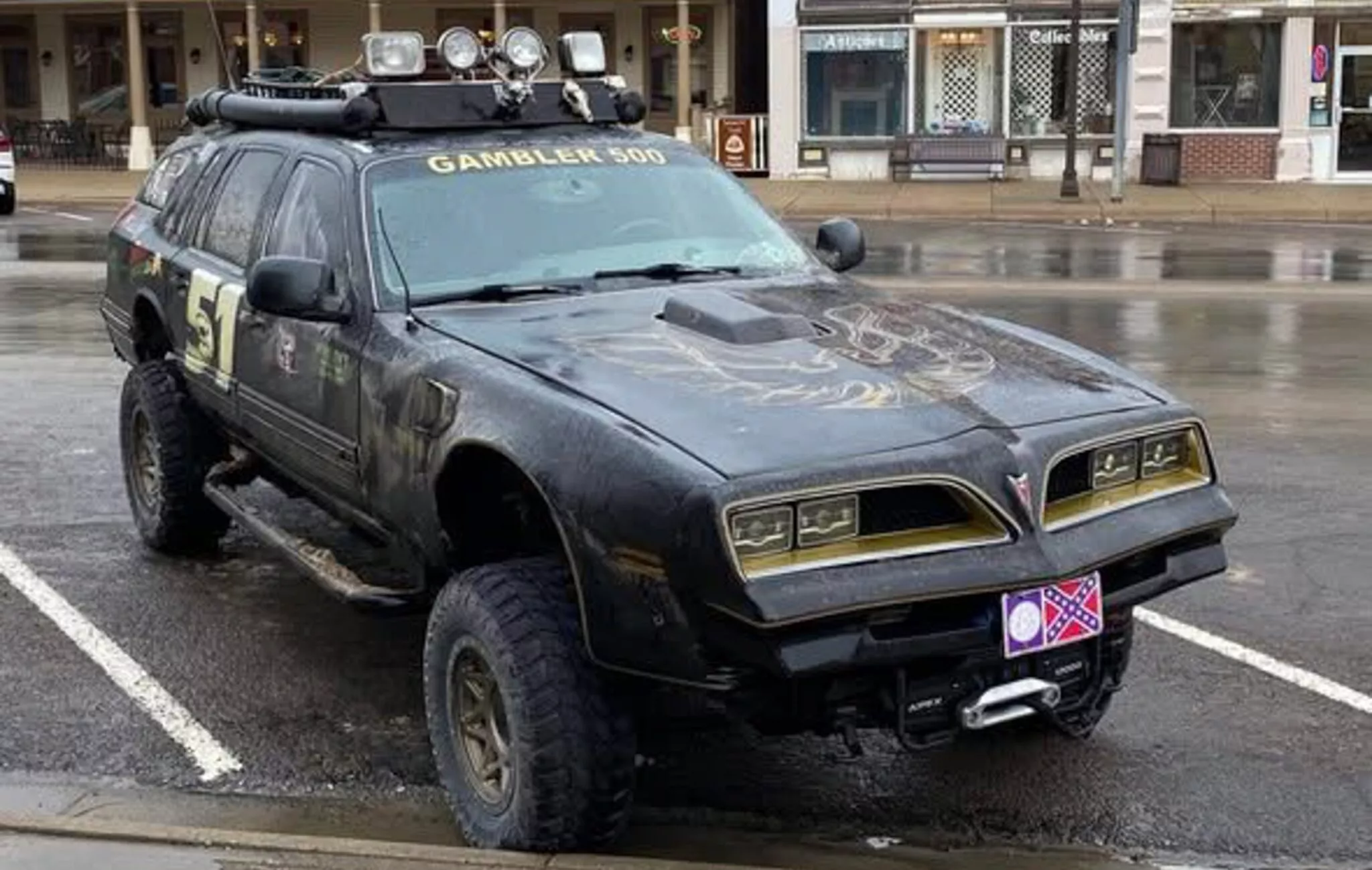 Több autóból összehegesztett off-road torzszülött lett ez a szegény ...