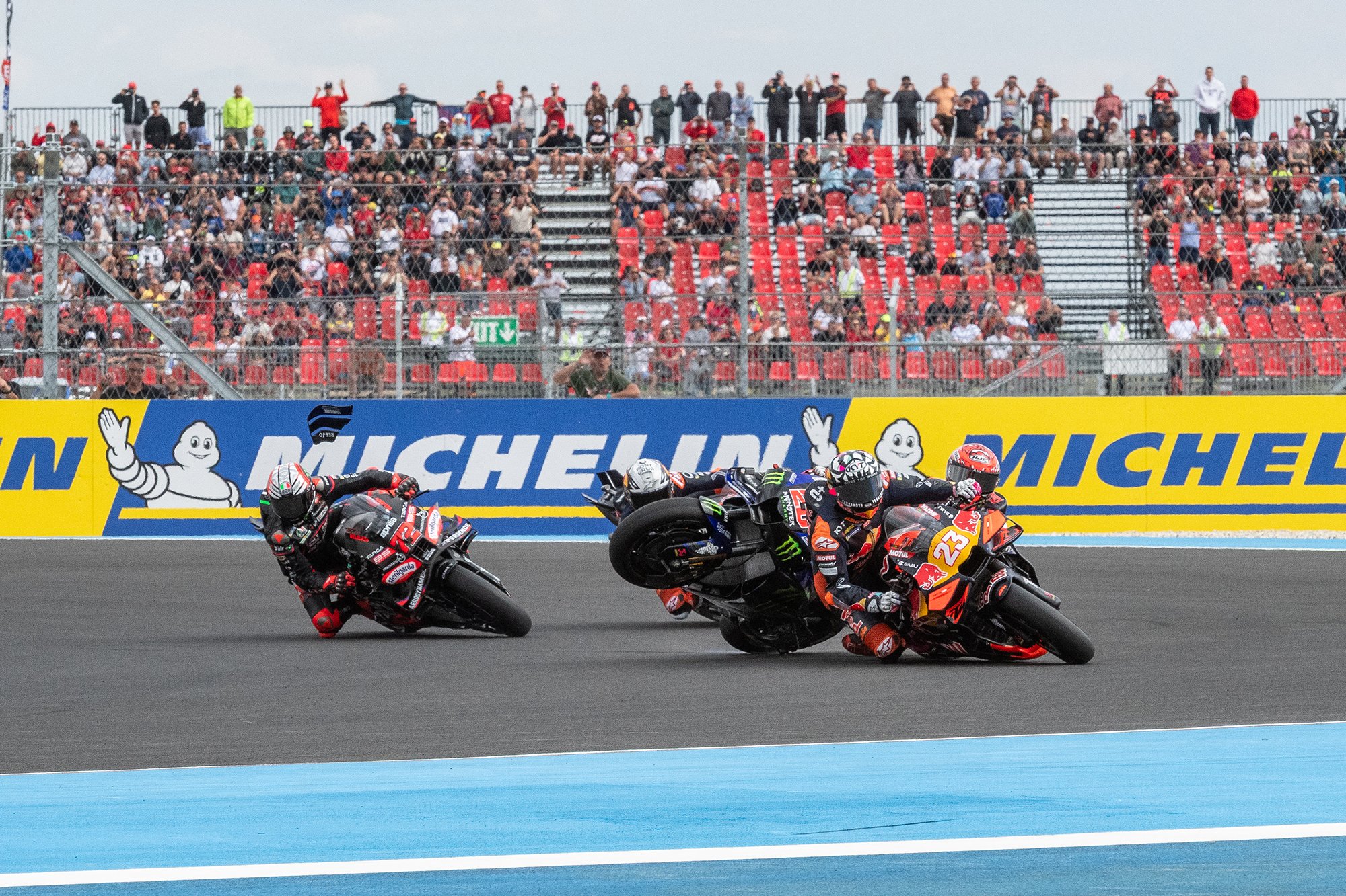 Nézz be a Superbike-világbajnokság balatoni kulisszái mögé! | Totalcar