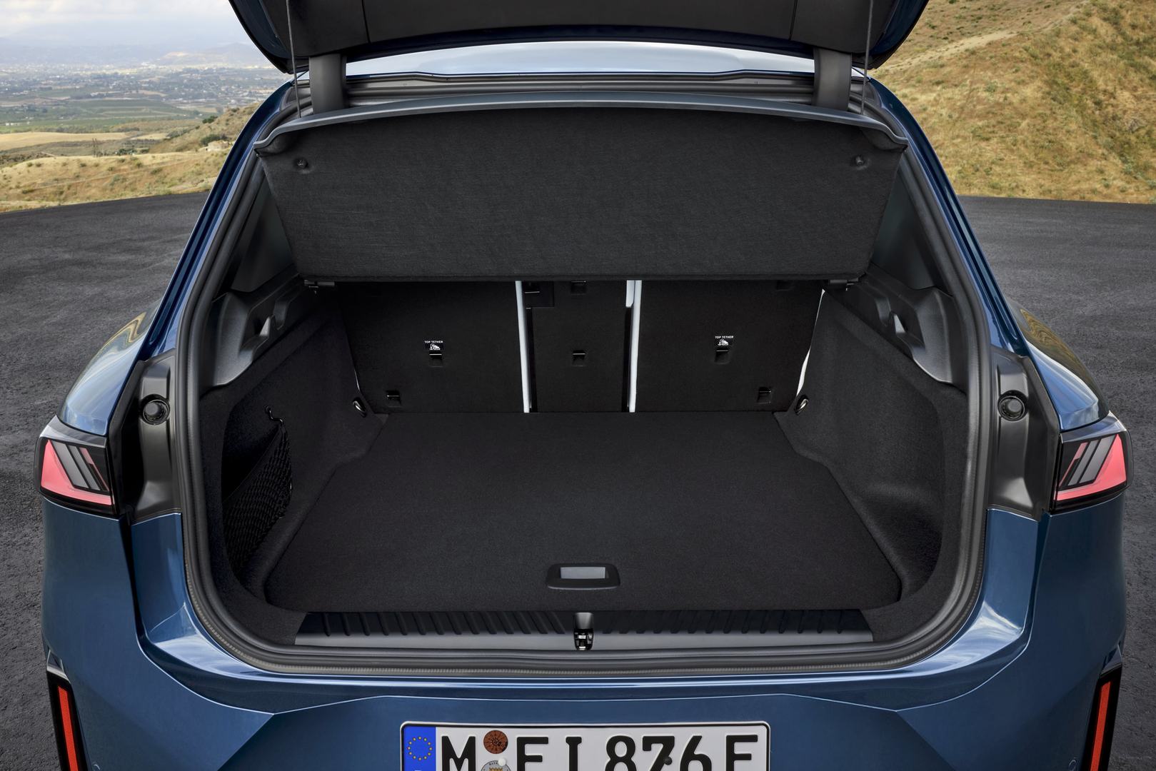 Hivatalosan is bemutatkozott az iX3, a BMW új korszakának kezdete ...